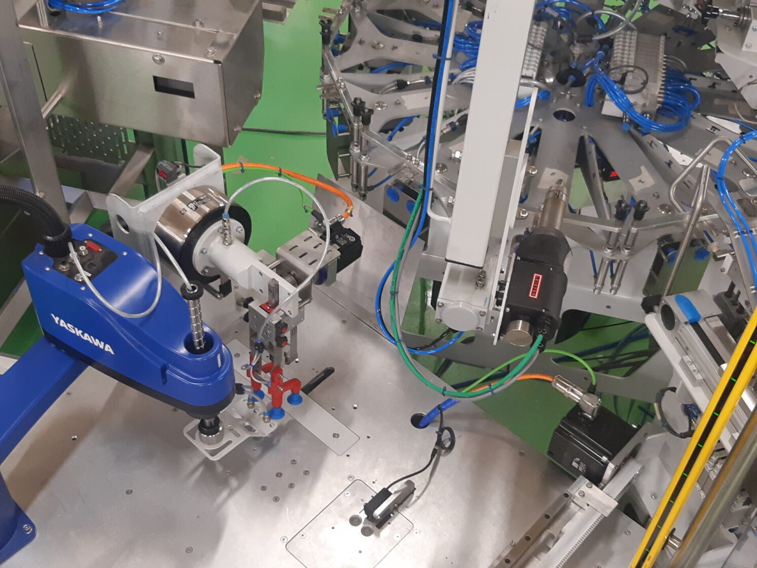 SI-60 - Spout Inserting machine - Scaldopack